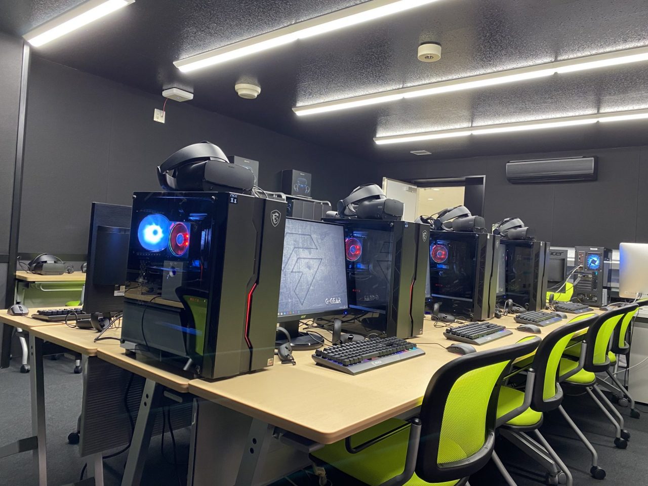 【VTuber業界を目指そう！】NCCなら最先端の3DCG・VR技術が学べる！│NCC 新潟コンピュータ専門学校│未来を創る、最先端を学ぶ